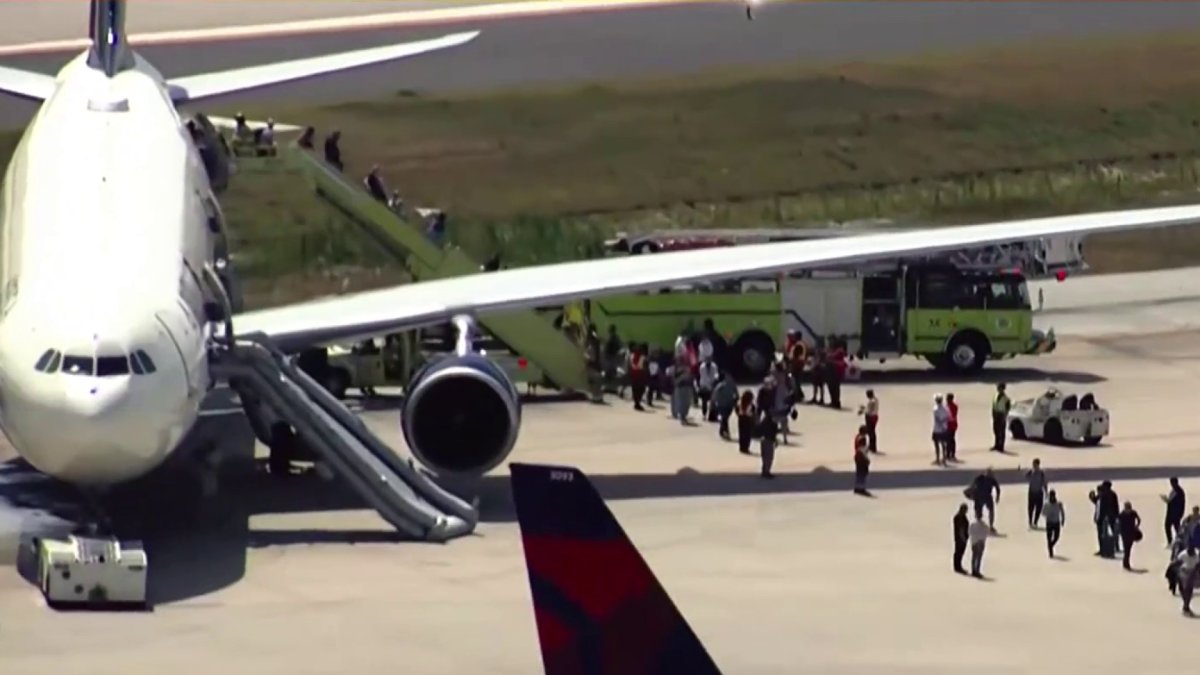 Passengers evacuated from burning Delta plane in Orlando – NBC New York