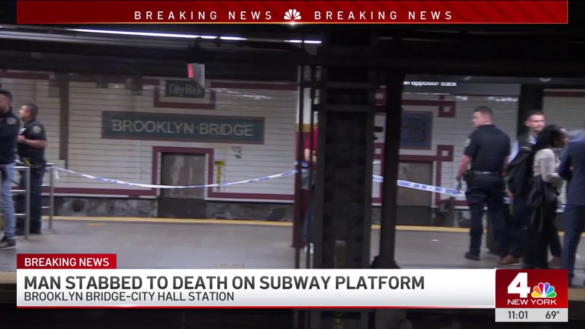 Man dies after being stabbed on subway platform below NYC city hall ...