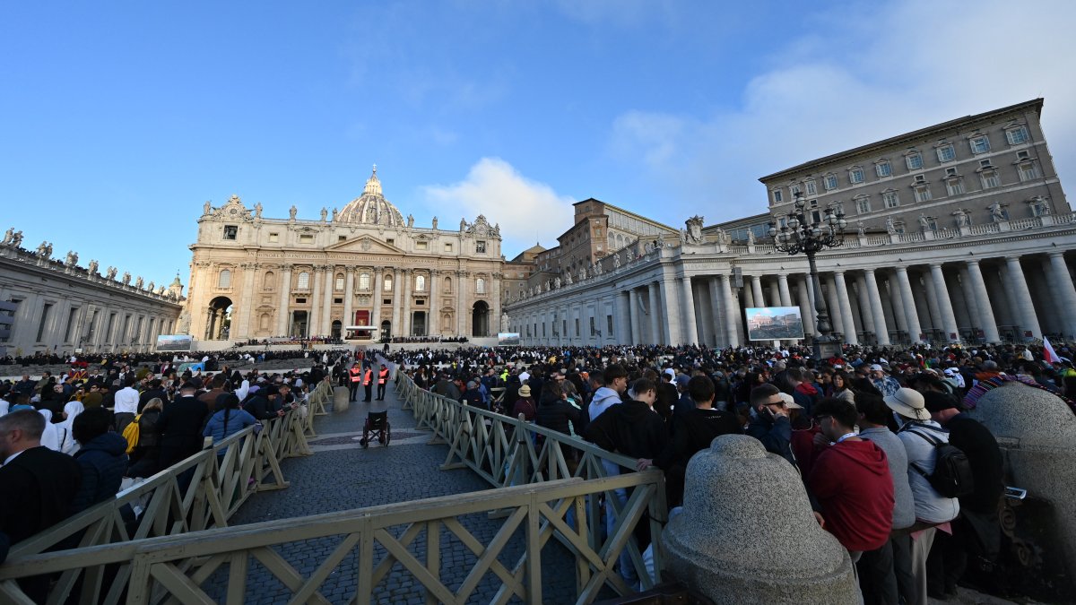Live updates: Pope Francis’ funeral set to begin Saturday morning – NBC ...