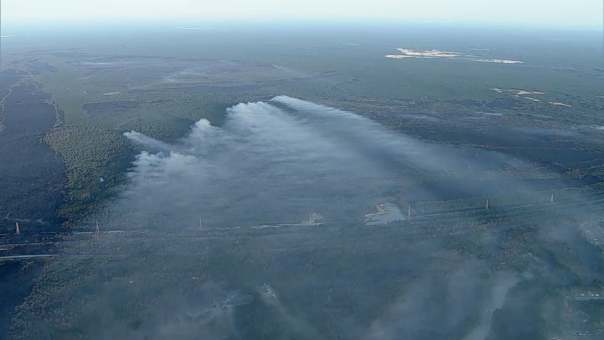 Large wildfire burns for 3rd day in Ocean County, NJ – NBC New York