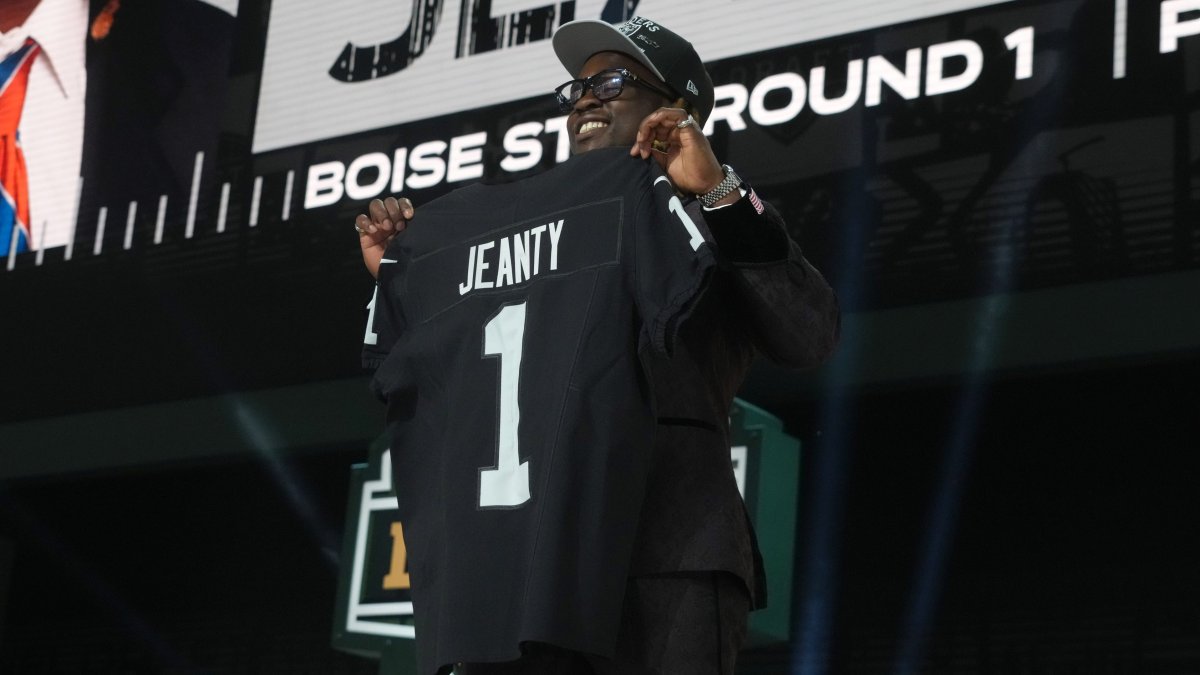 2025 NFL Draft live updates: Tracking Round 1 picks, trades, news – NBC ...