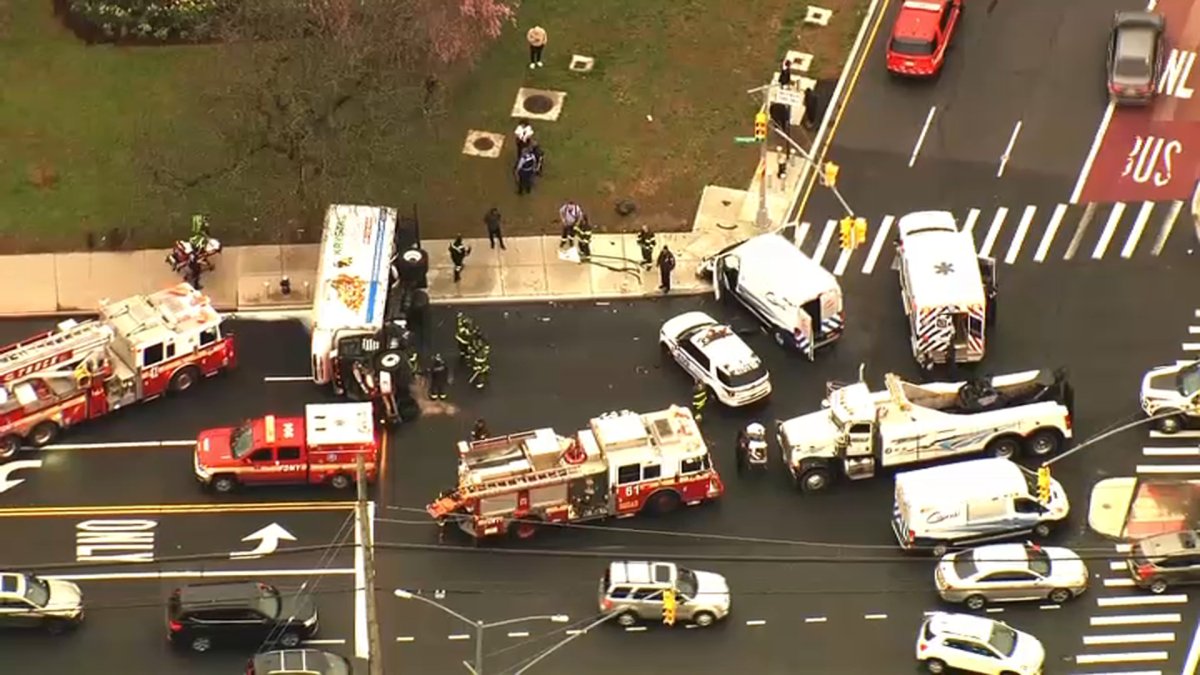 Bronx crash on Pelham Parkway injures 3 – NBC New York