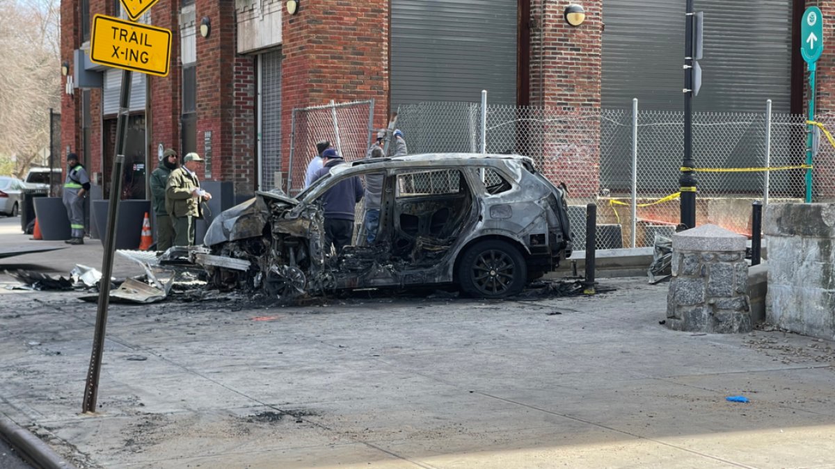 NYPD officers suspended in Manhattan police chase – NBC New York