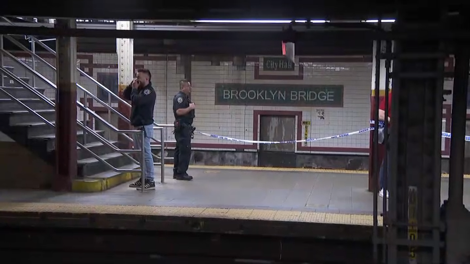 Brooklyn Bridge subway stabbing kills man – NBC New York