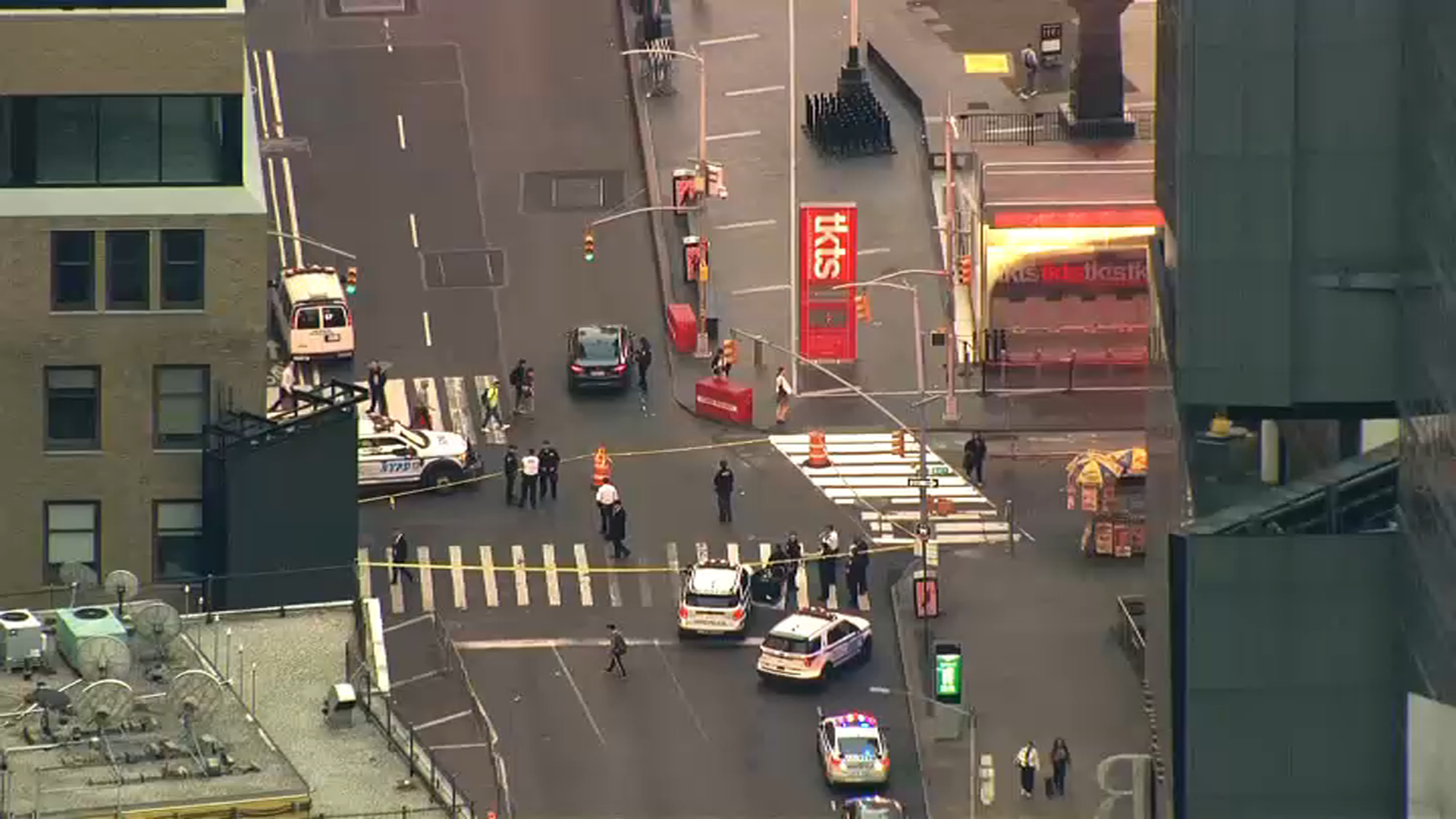 Times Square shooting sends man to the hospital, police say – NBC New York