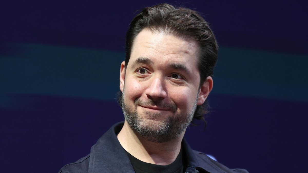 Reddit co-founder Alexis Ohanian takes minority stake in Chelsea FC ...
