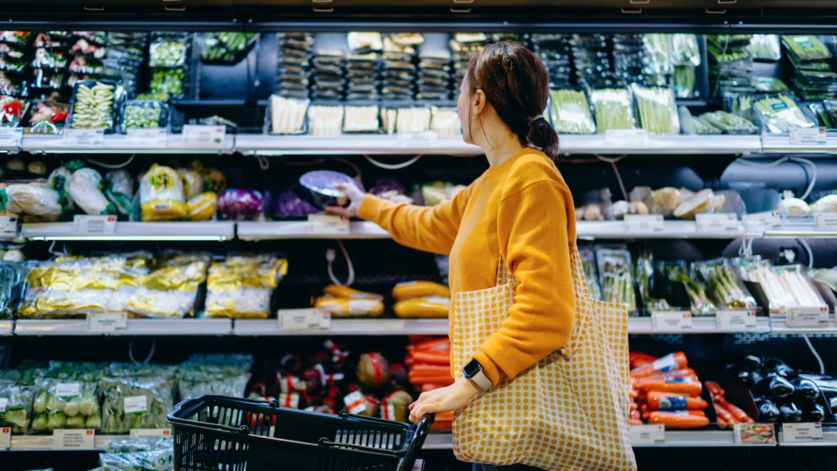 Many Americans are struggling with food price inflation. Here’s how to ...