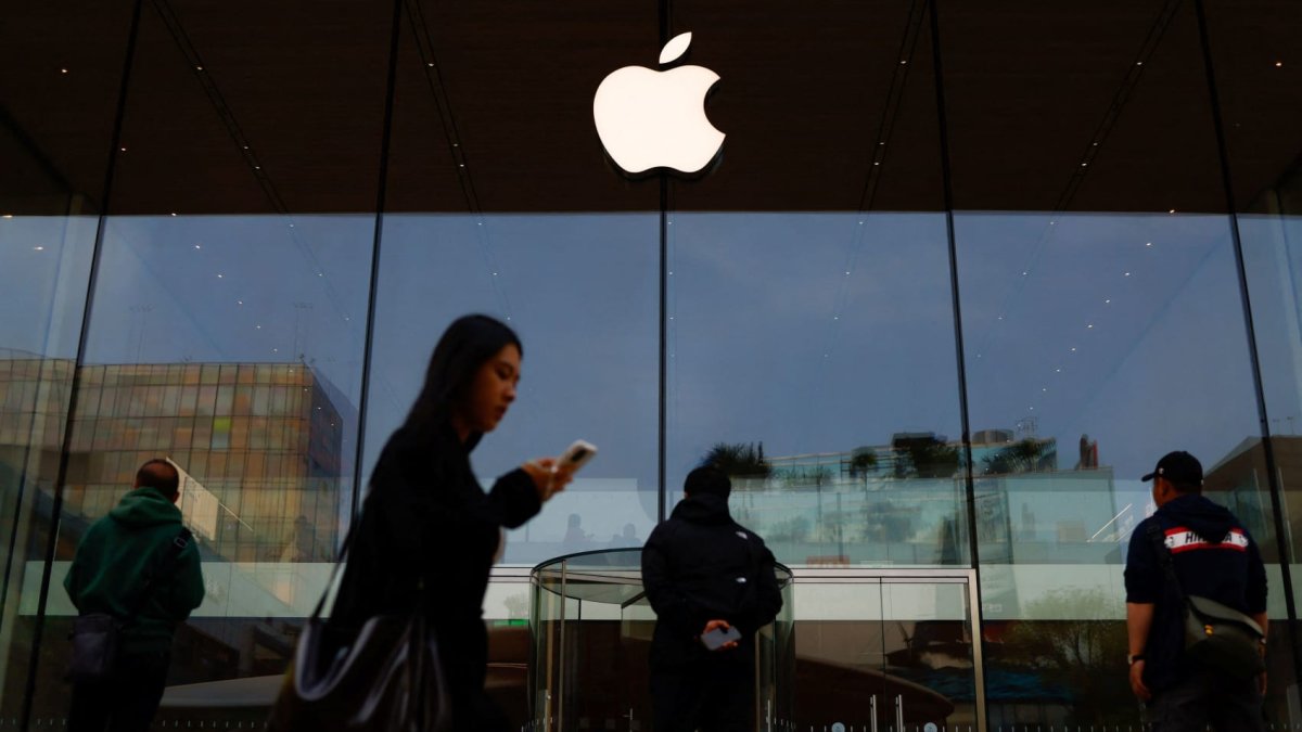 Apple’s China iPhone sales grows for the first time in two years – NBC ...