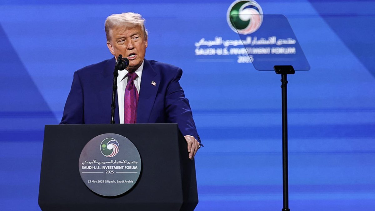 Trump says U.S. will remove all sanctions on Syria – NBC New York
