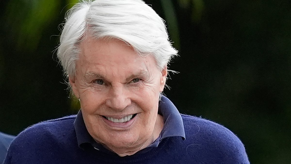 Former Abercrombie CEO ruled unfit for trial, ordered hospitalized ...
