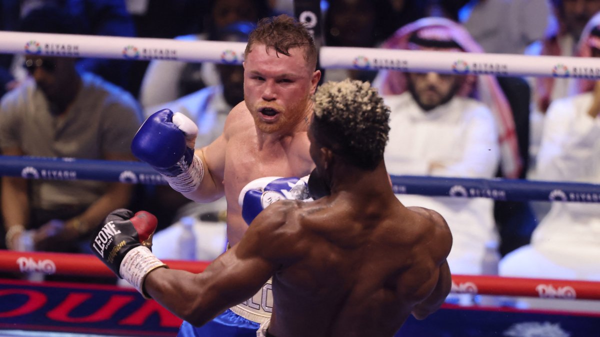 Canelo beats Scull to become undisputed super middleweight champion ...