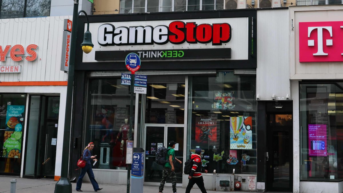 GameStop shares tank more than 20% as retailer reveals convertible debt ...