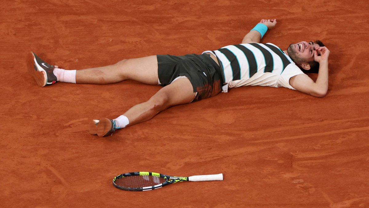 Carlos Alcaraz wins French Open vs. Jannik Sinner at Roland-Garros ...