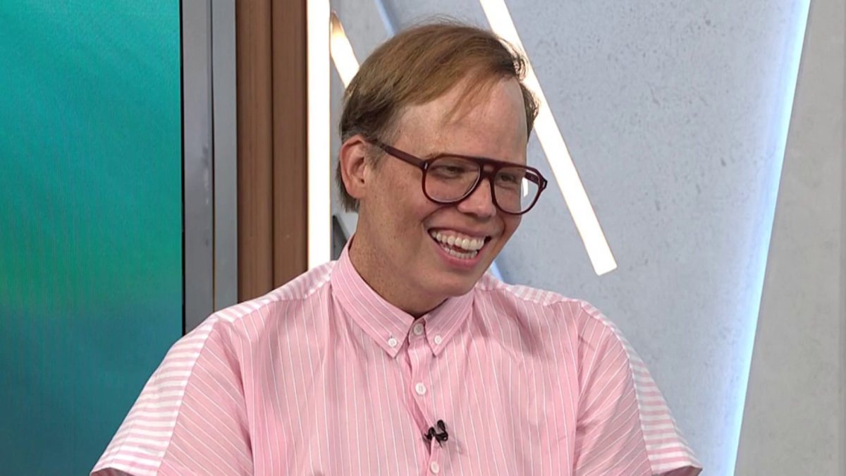 Jeff Hiller is keeping it real in ‘Actress of a Certain Age’ – NBC New York