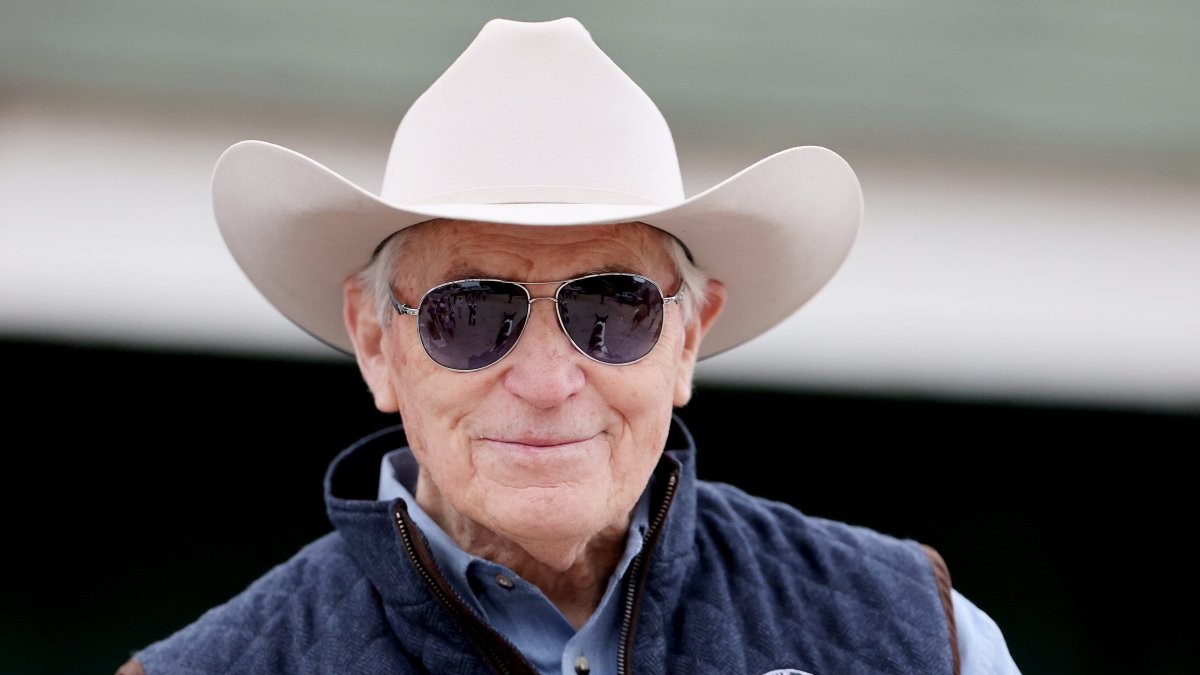 Hall of Fame horse trainer D. Wayne Lukas dies at 89 – NBC New York