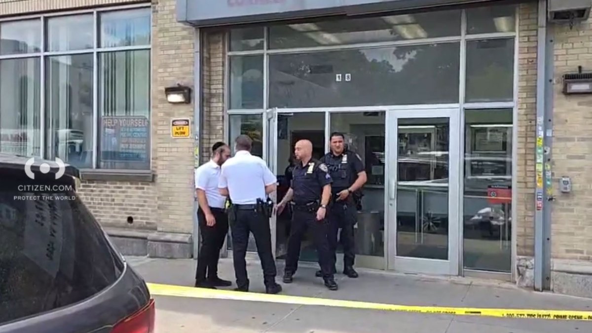 Brooklyn post office shooting: Coney Island facility held up – NBC New York