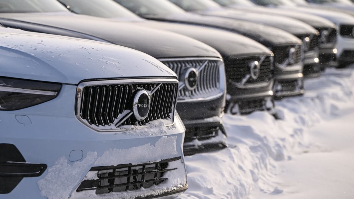 Sweden’s Volvo Cars shakes up plans in the U.S. as tariffs bite – NBC ...