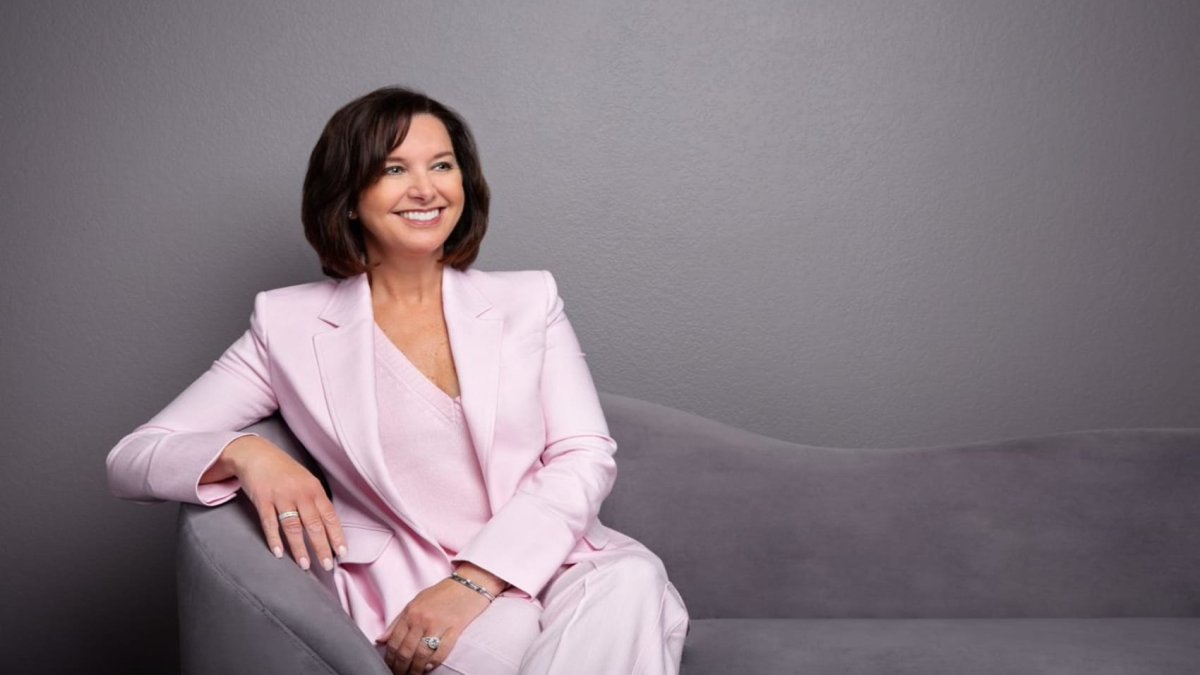 Walmart exec shares the ultimate red flag she sees in employees ...