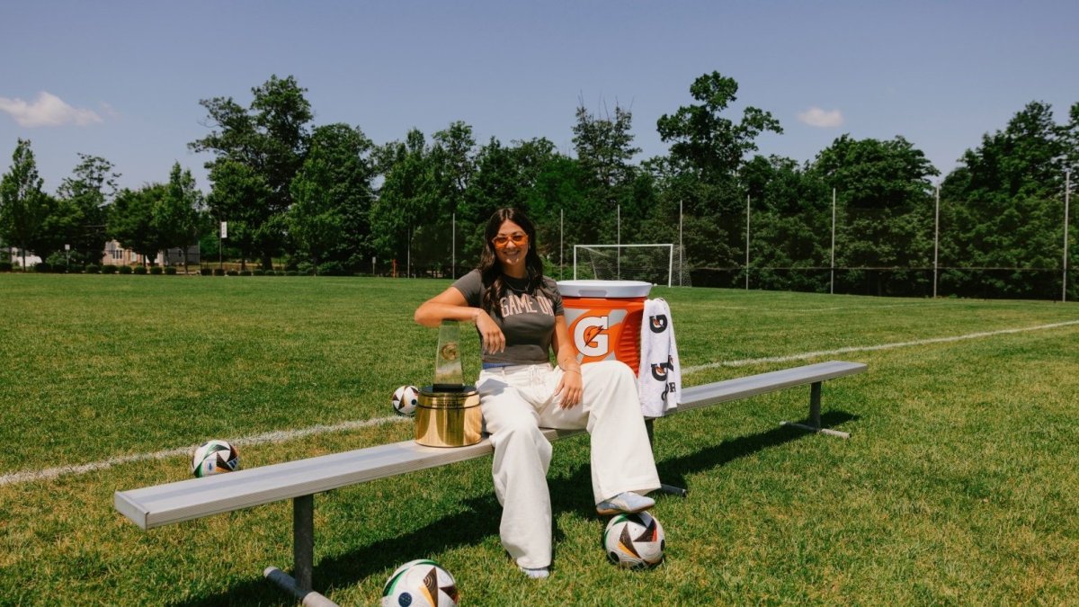 Abby Wambach surprises Addison Halpern with Gatorade Player of the Year ...