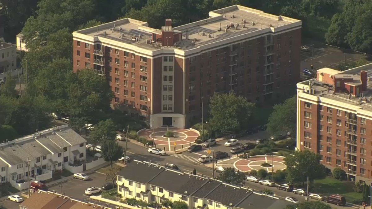 Baby put down trash chute in Staten Island building: Sources – NBC New York