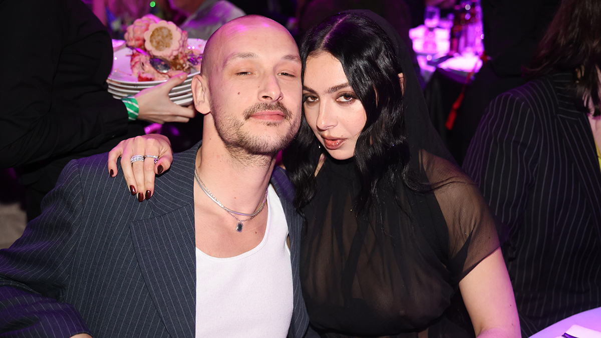 Charli XCX marries The 1975’s George Daniel – NBC New York