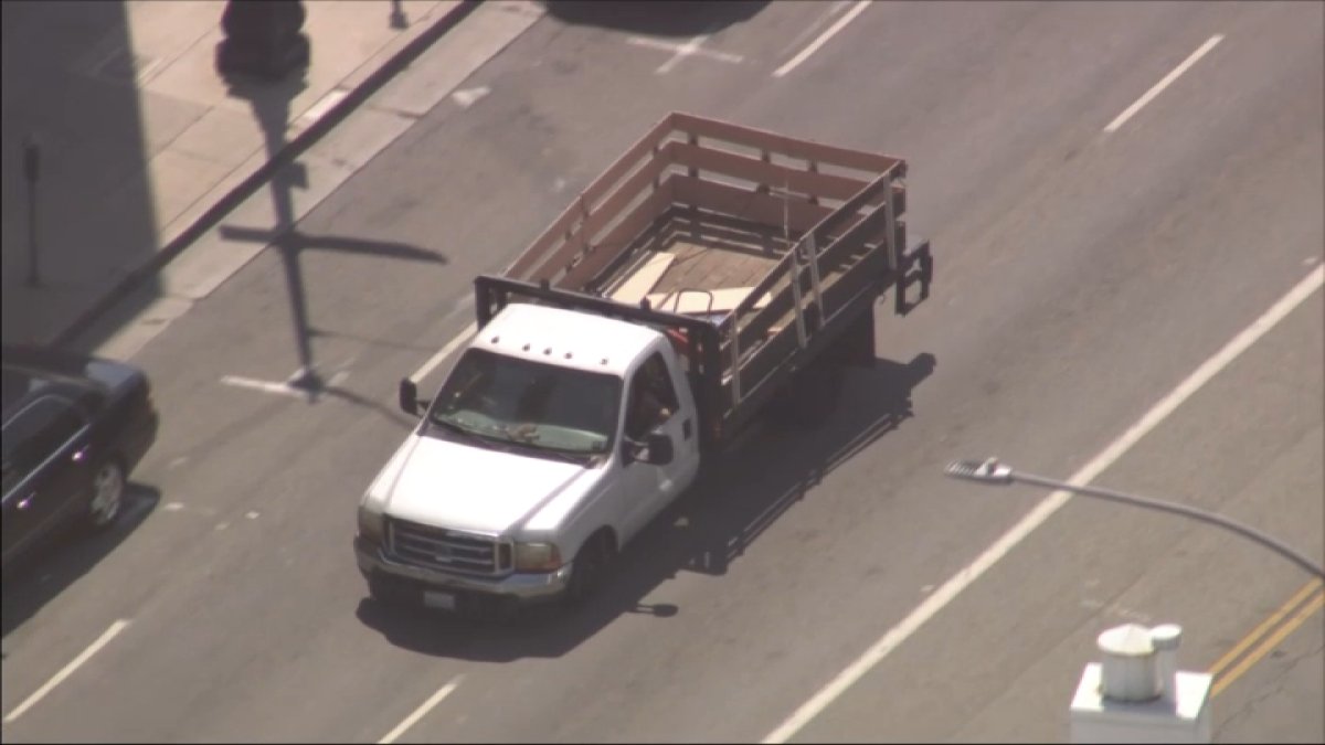 Stolen utility truck leads LA police on snail-pace pursuit – NBC New York