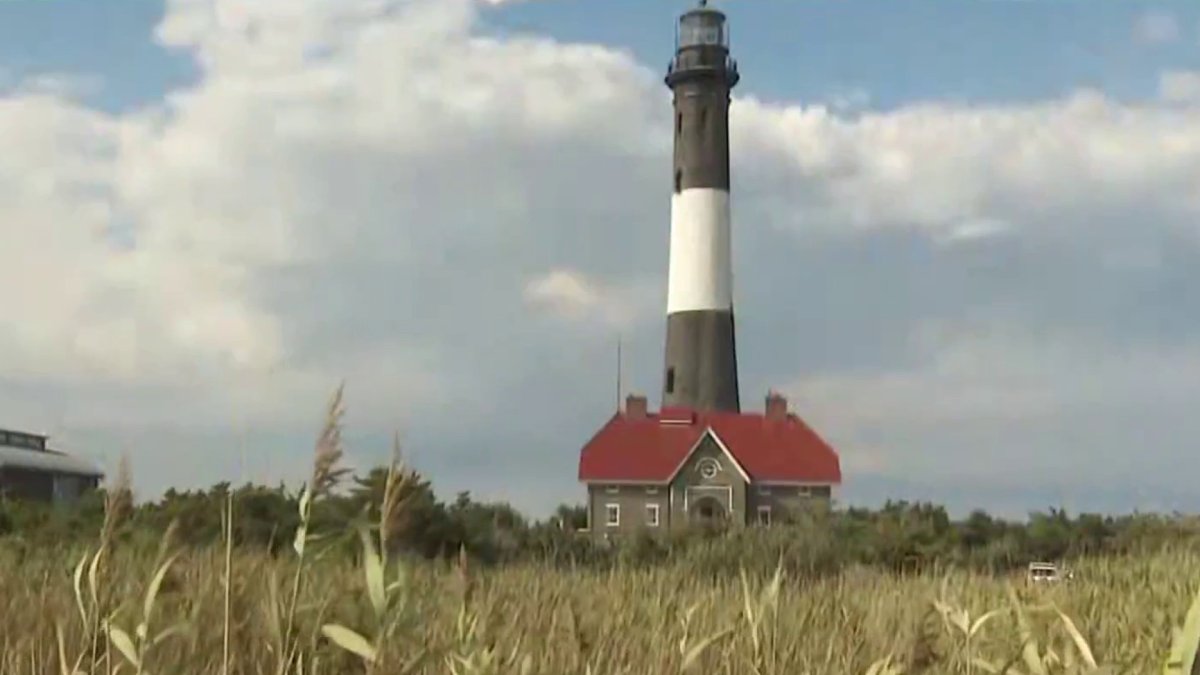 Man dies by suicide at Fire Island Lighthouse, police say – NBC New York