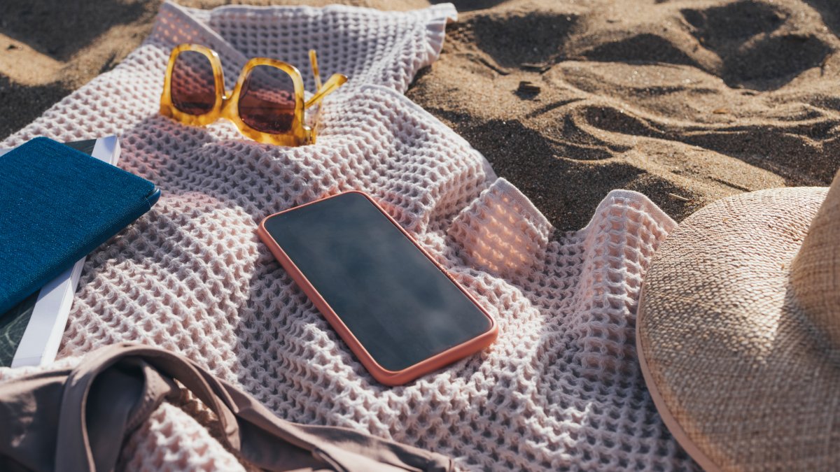 How to keep your phone from overheating this summer – NBC New York