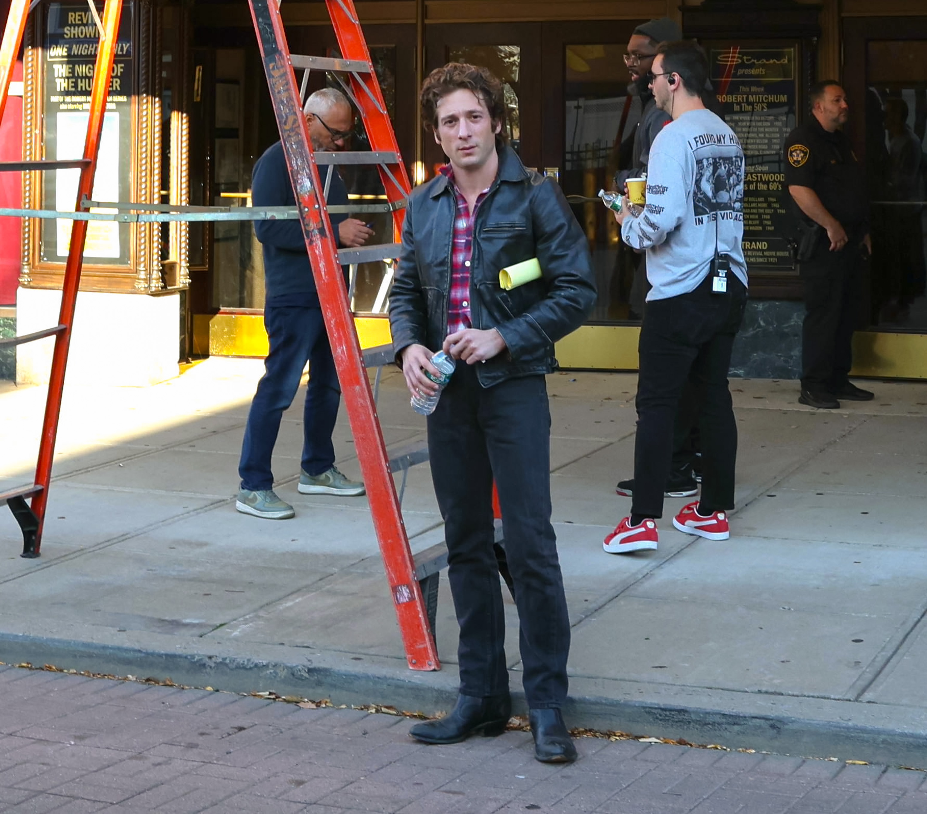 How Jeremy Allen White took on the role of Bruce Springsteen – NBC New York