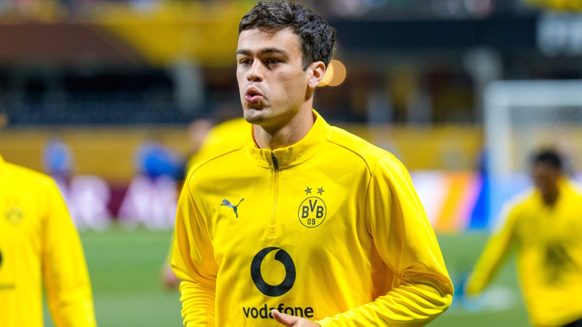 USMNT midfielder Gio Reyna leaves Borussia Dortmund for Gladbach – NBC ...