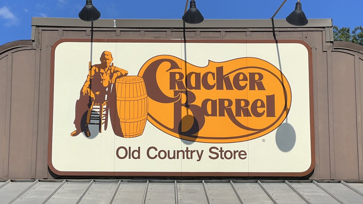 Cracker Barrel says it ‘could’ve done better job’ with new logo – NBC ...