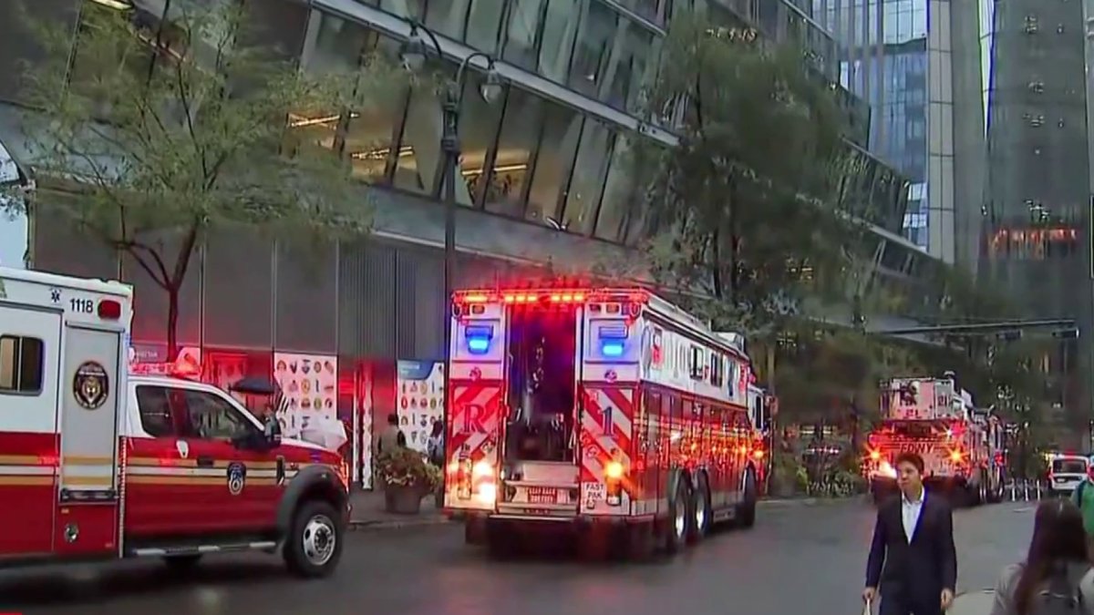 4 rescued from elevator in Midtown Manhattan – NBC New York