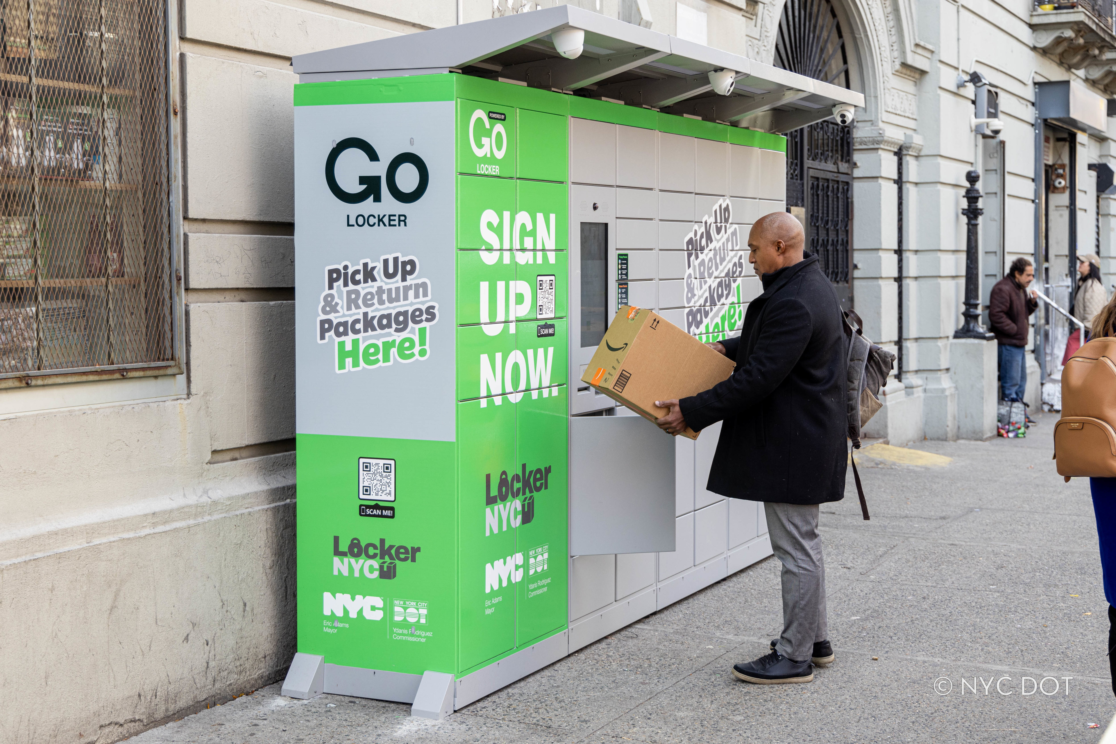 How to get an NYC street locker – NBC New York