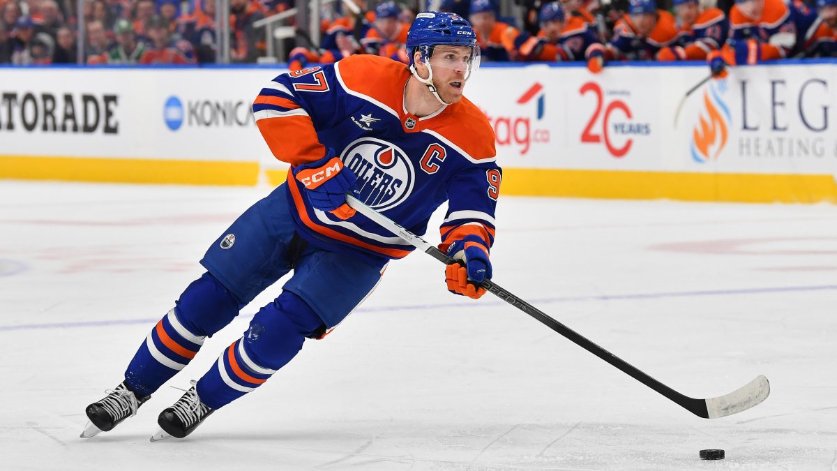 Oilers star Connor McDavid signs 2-year, $25 million extension – NBC ...