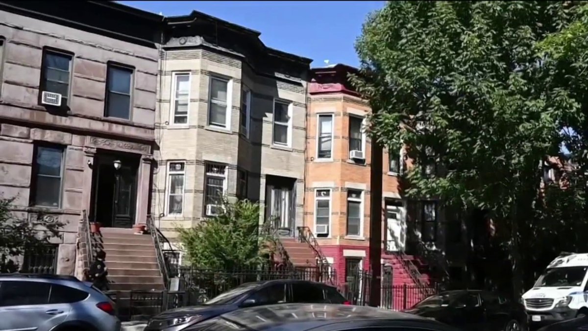 Creep binds woman’s wrists after climbing through kitchen window of ...