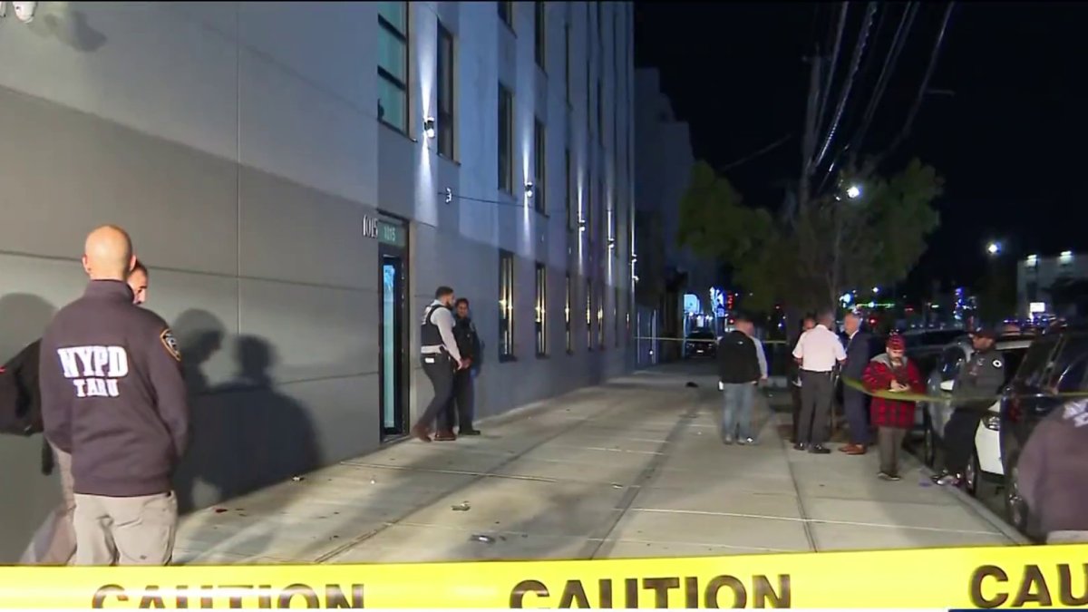 Robbery suspect shot, officer injured during confrontation in Bronx ...