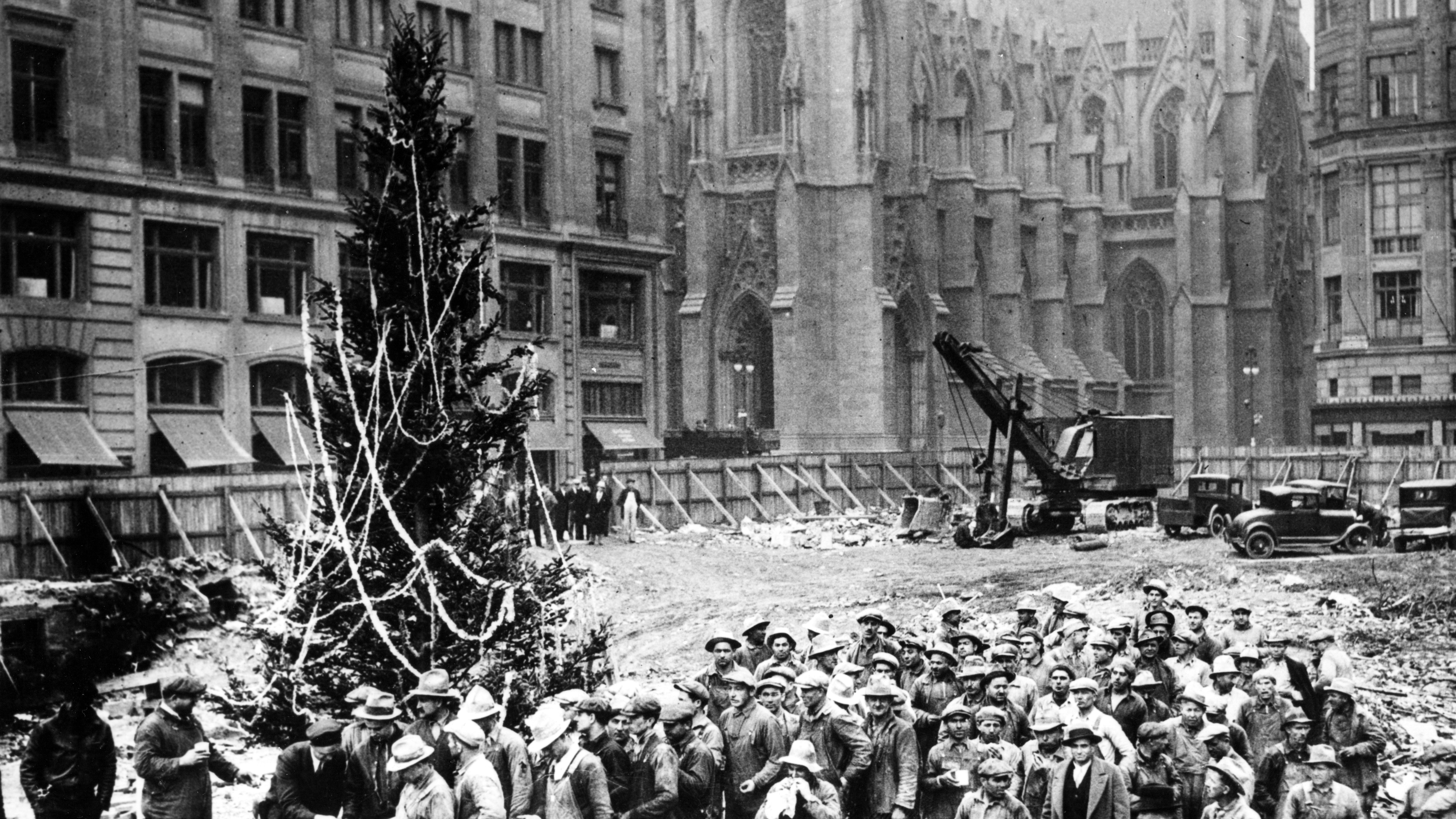 How the Rockefeller Center Christmas tree is picked and moved – NBC New ...