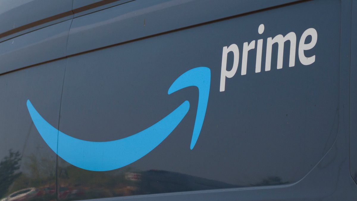 Amazon rolls out 1-hour and 3-hour delivery options for a fee – NBC New ...