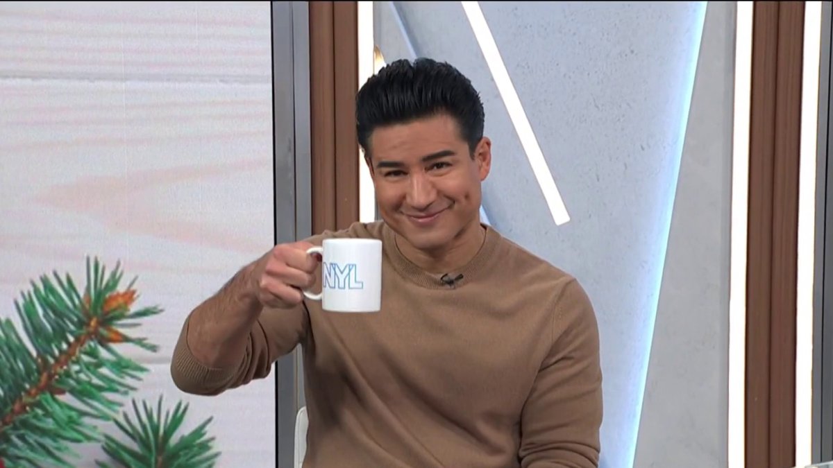 Mario Lopez lights ‘The Christmas Spark’ – NBC New York
