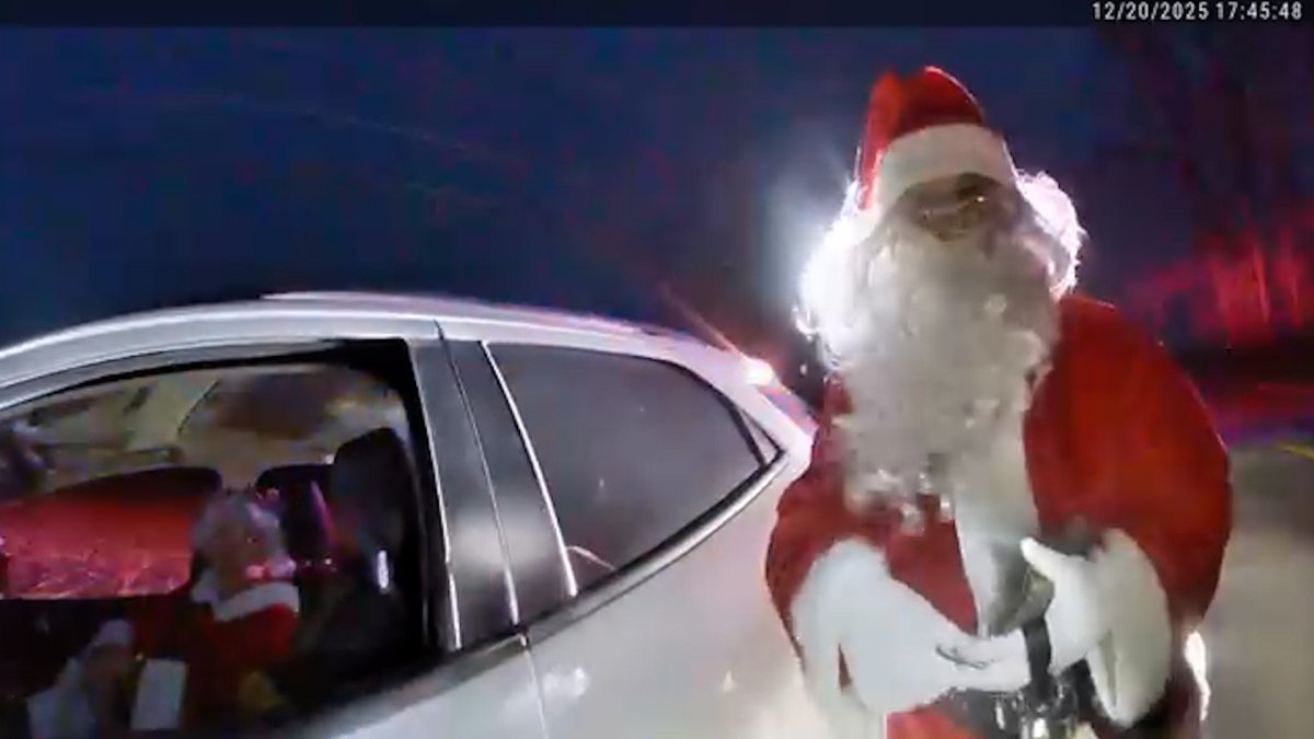 Watch police in Ohio pull over a speeding Santa – NBC New York