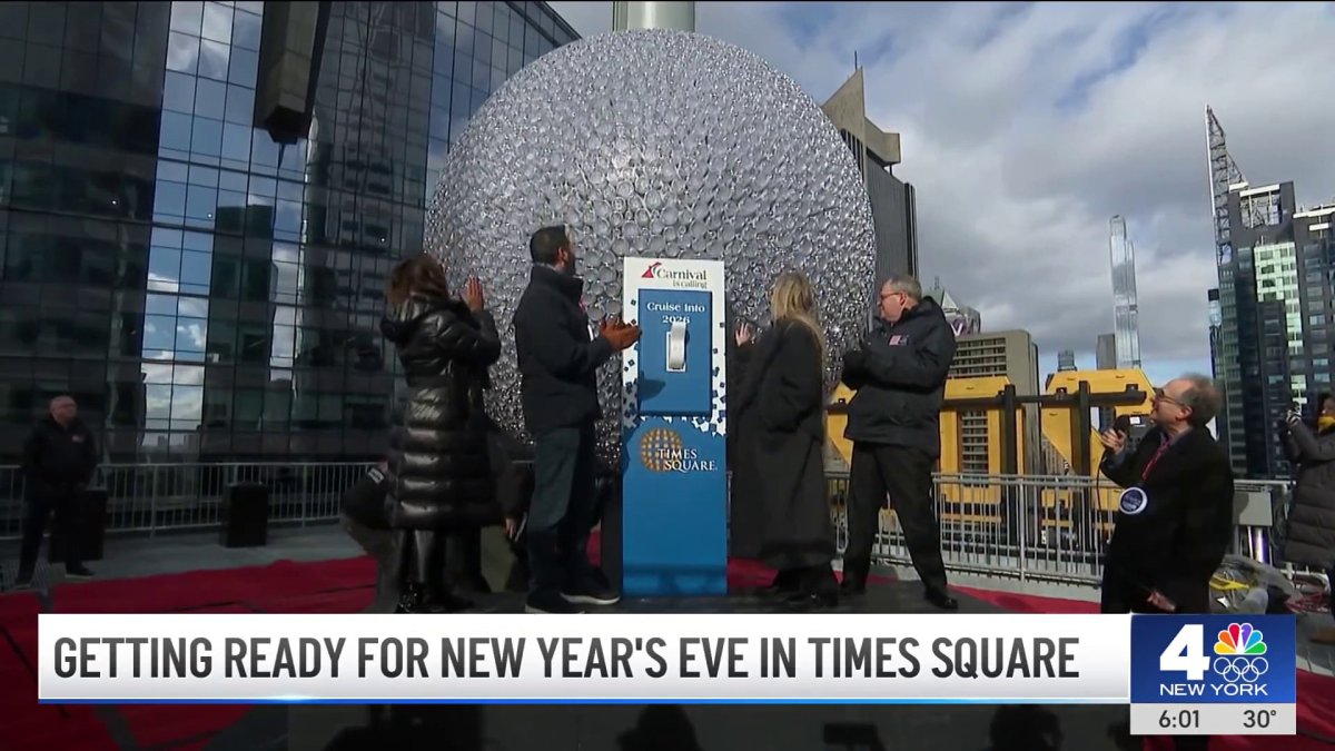 Getting ready for New Year’s Eve in Times Square – NBC New York