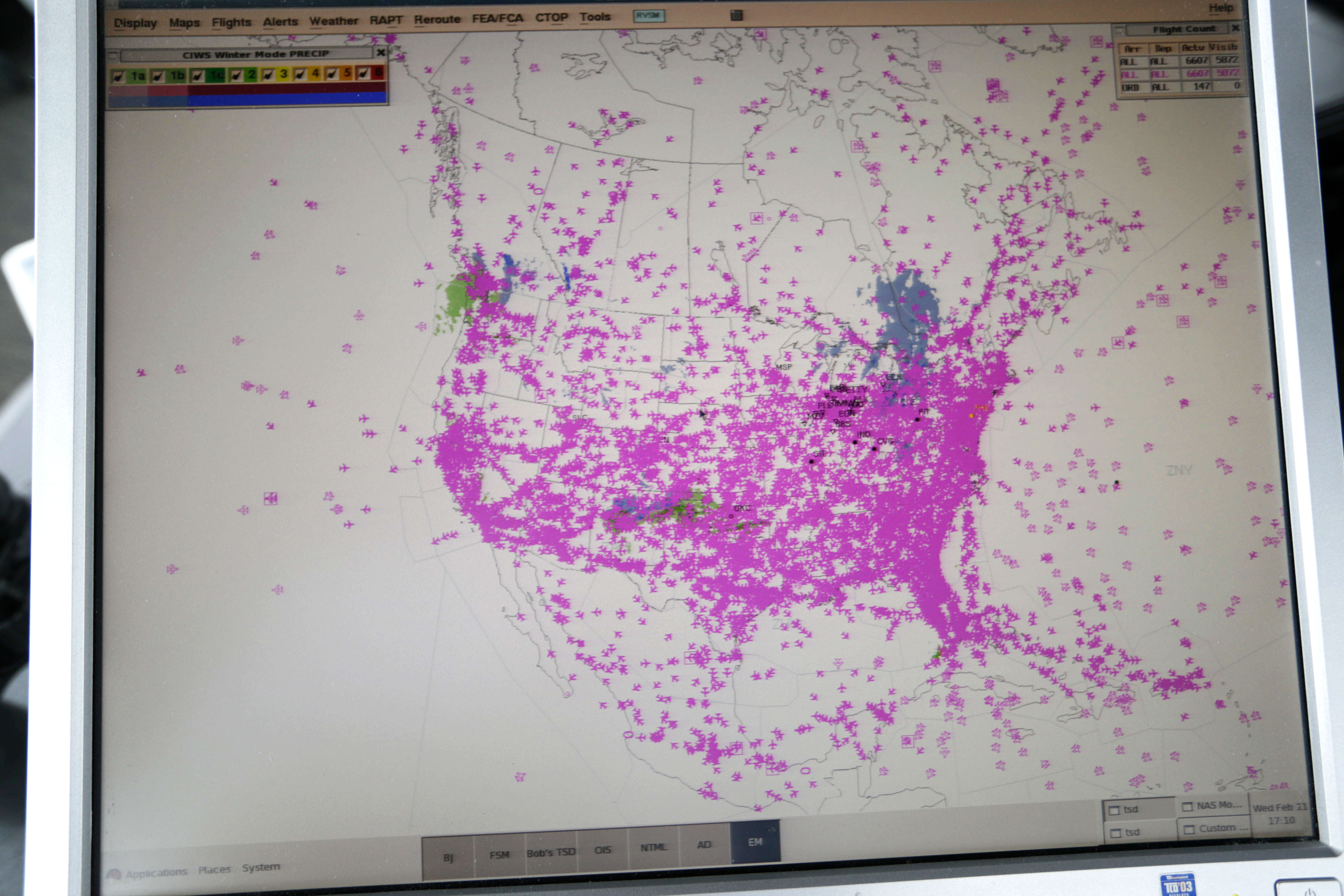 FAA to replace outdated radar systems air traffic controllers use – NBC ...