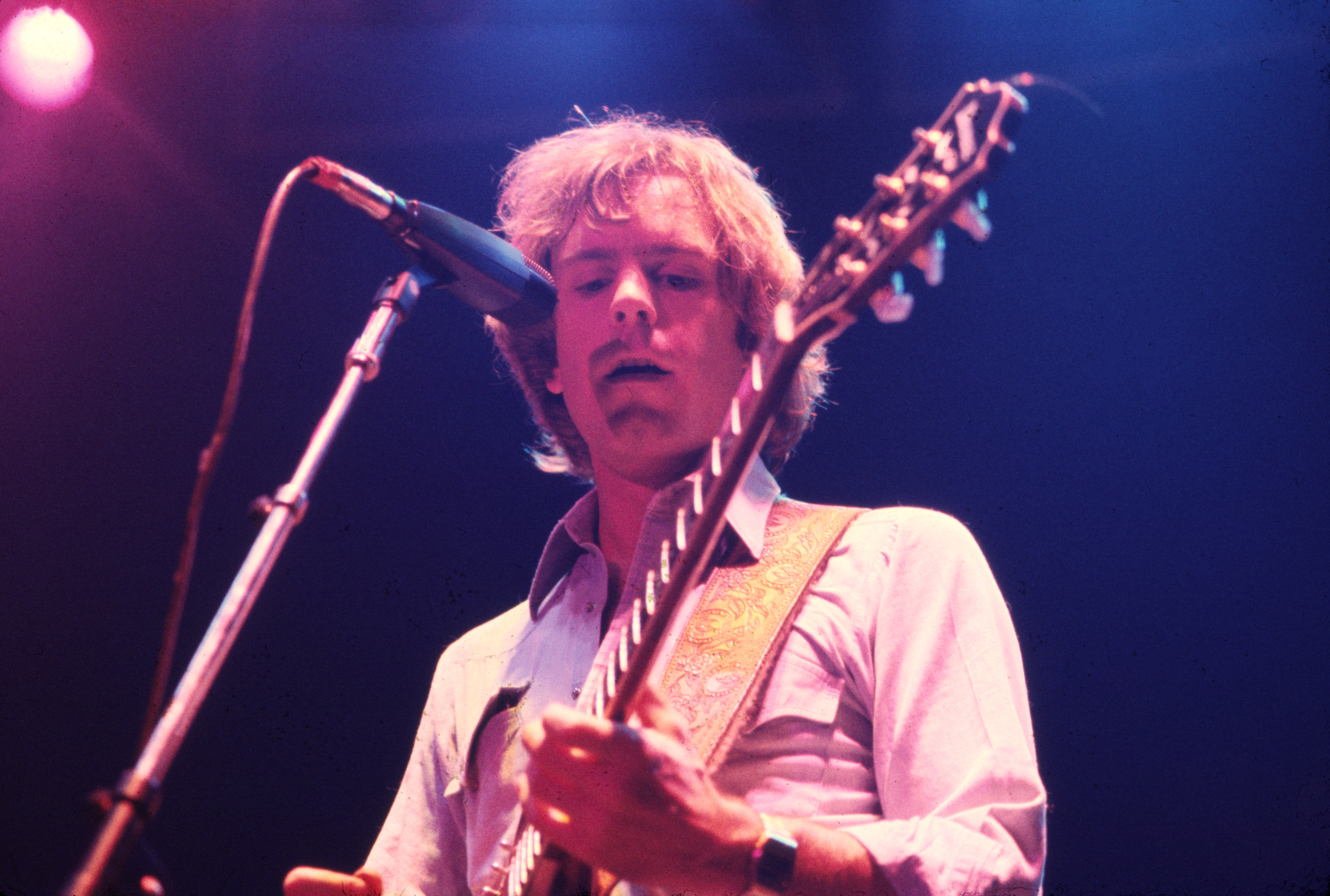 Bob Weir, Grateful Dead founding member and a jam band icon, dies at 78 ...