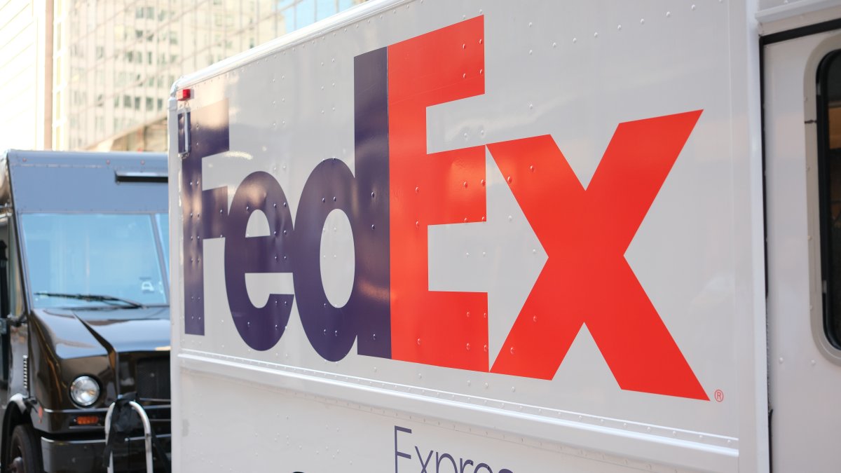 FedEx says it will return tariff refunds to customers – NBC New York