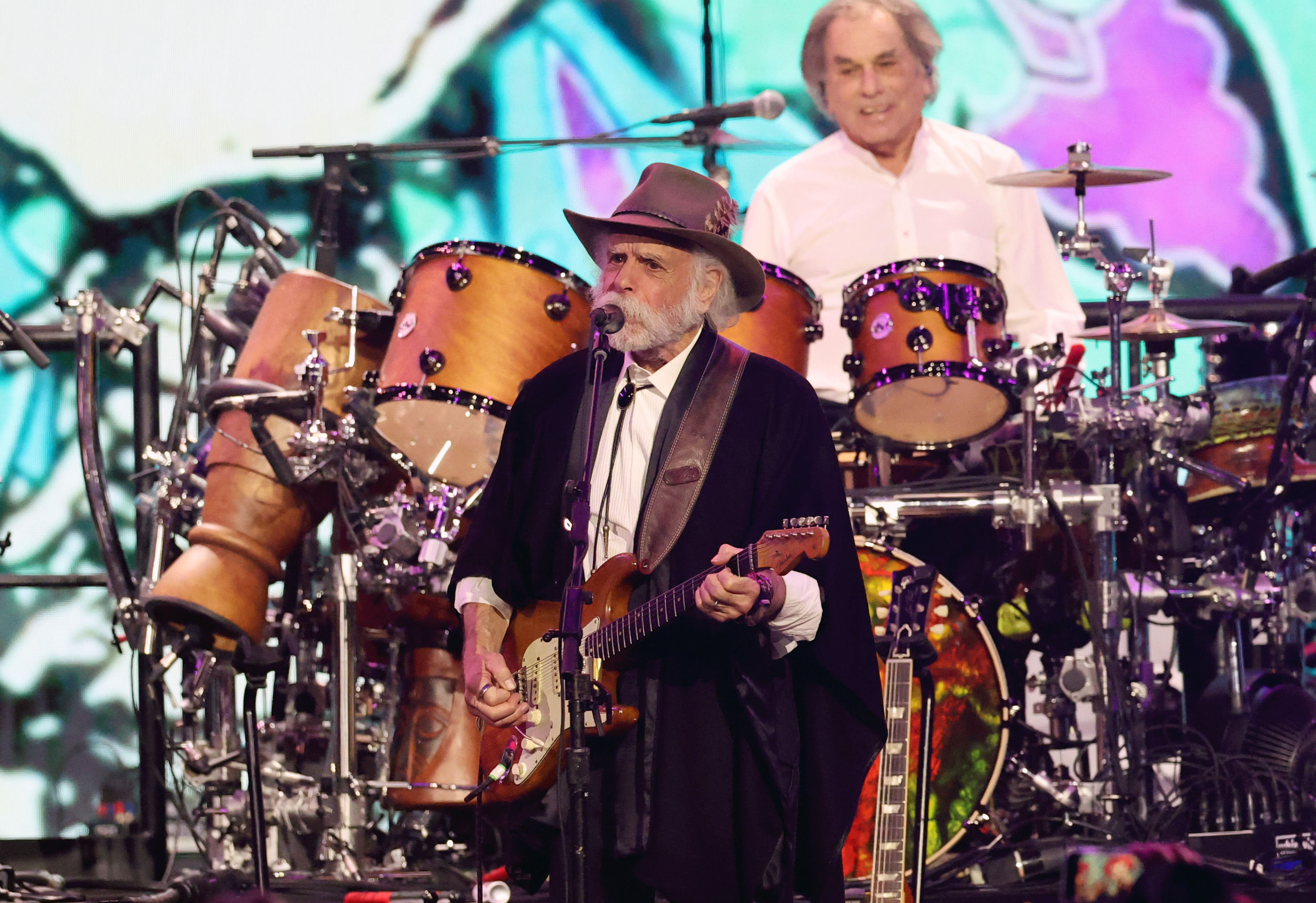 Bob Weir, Grateful Dead founding member and a jam band icon, dies at 78 ...