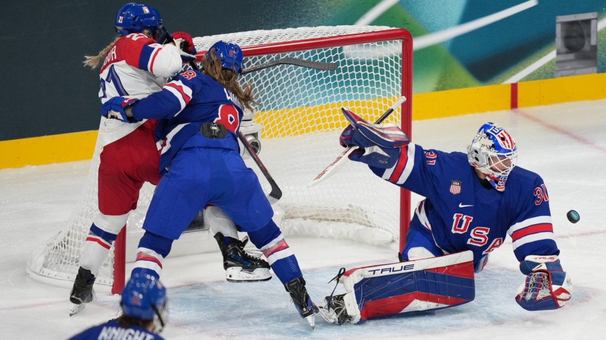 HIGHLIGHTS: Team USA goalie Aerin Frankel impresses in Olympic debut ...