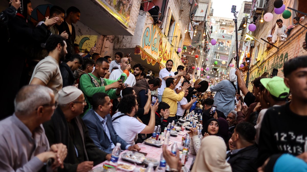 A look at Ramadan and how Muslims observe the holy month – NBC New York