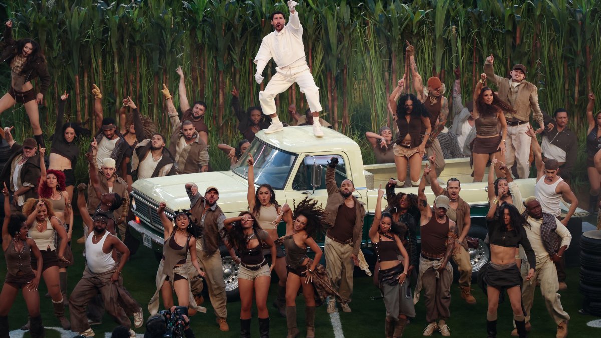 Live updates: Super Bowl ads; Bad Bunny performs halftime show – NBC ...