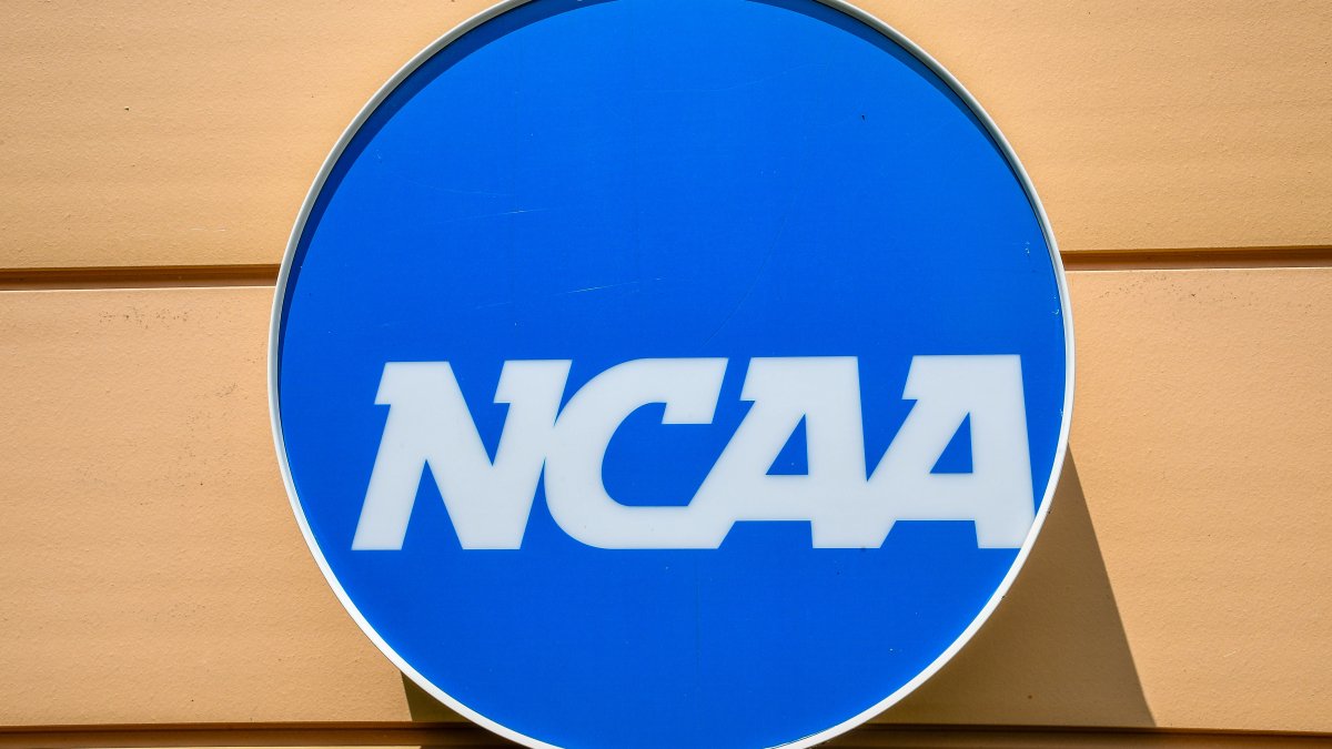 Man who recruited for NCAA point-shaving scheme pleads guilty – NBC New ...
