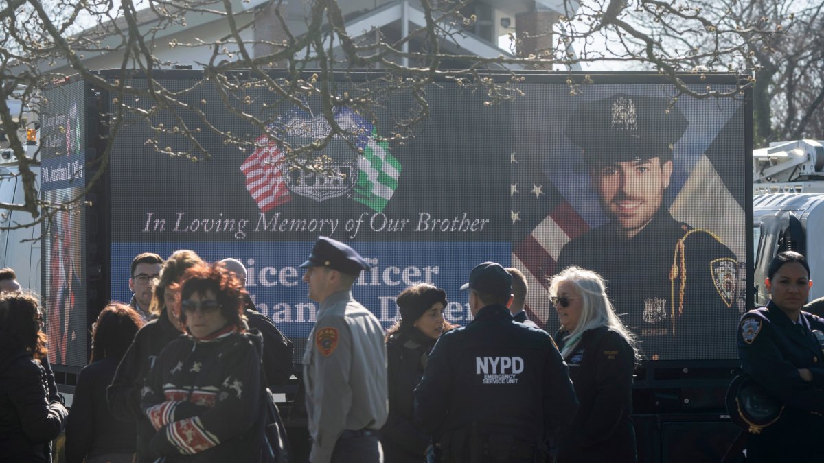 Jury deliberations to begin in trial of NYPD officer’s murder – NBC New ...